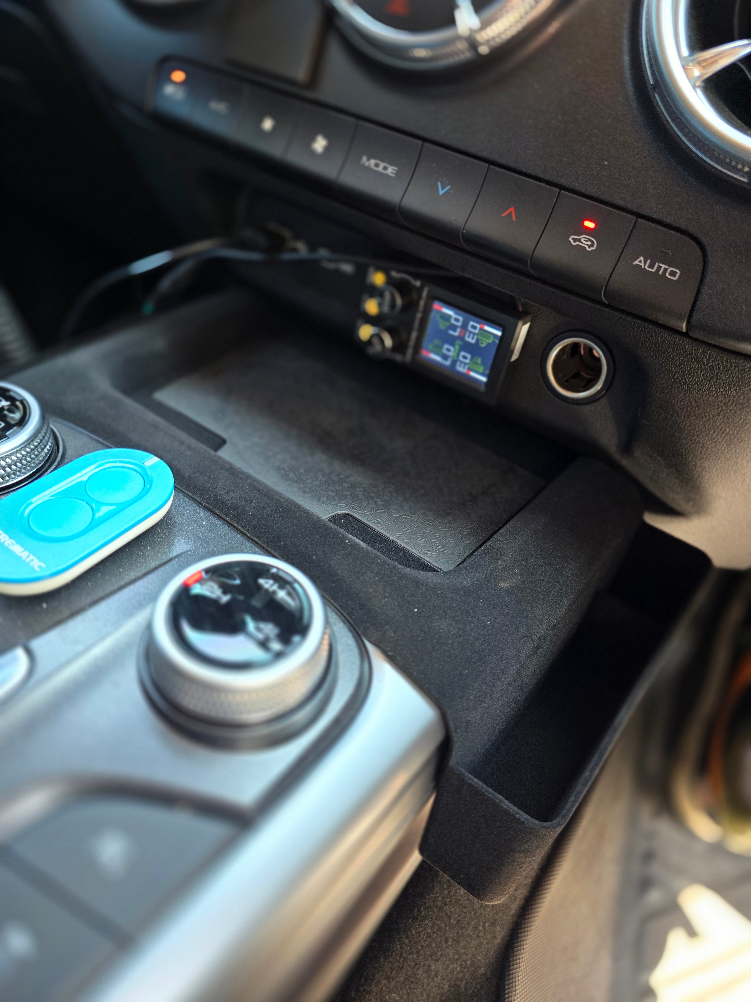 TANK 300 WIRLESS CHARGER STORAGE – Savage Tech Australia